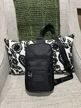 Steve Madden | Bags | Steve Madden Black Crossbody Sling Bag | Poshmark